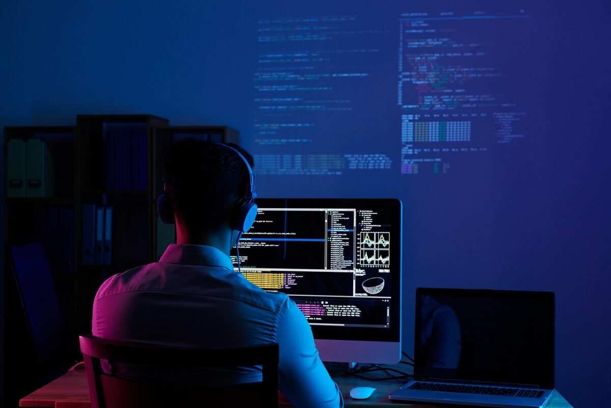How to Stay Updated With Tech Trends